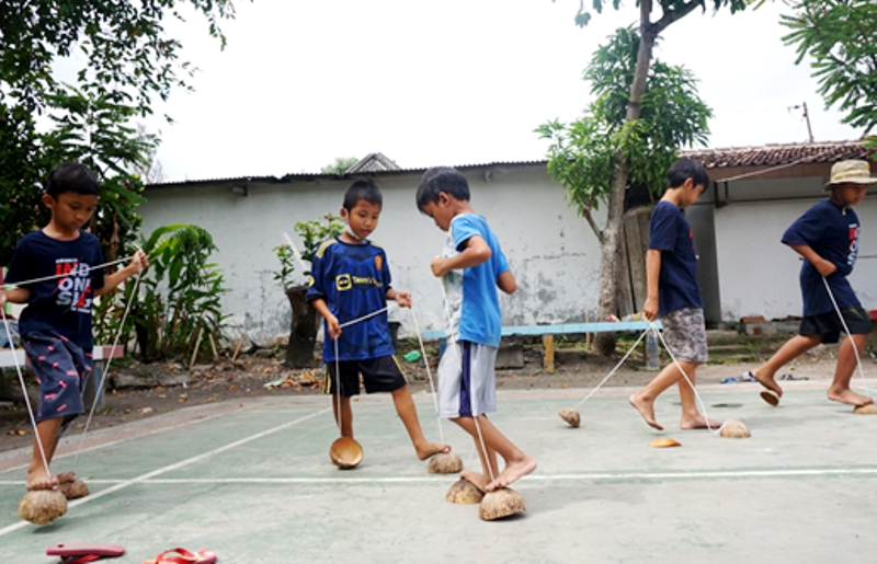 Melestarikan Permainan Tradisional kampar - www.aktamedia.com